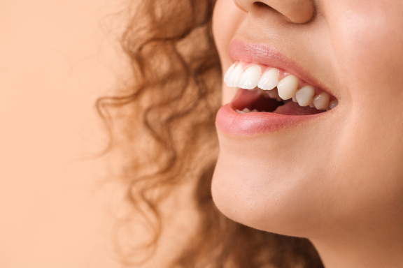 9 Best Ways to Straighten Crooked Teeth Without Braces